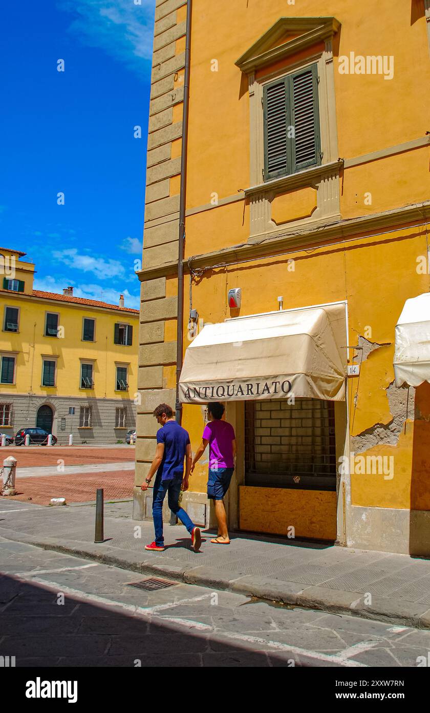 Italian antique trade 1 Stock Photo - Alamy