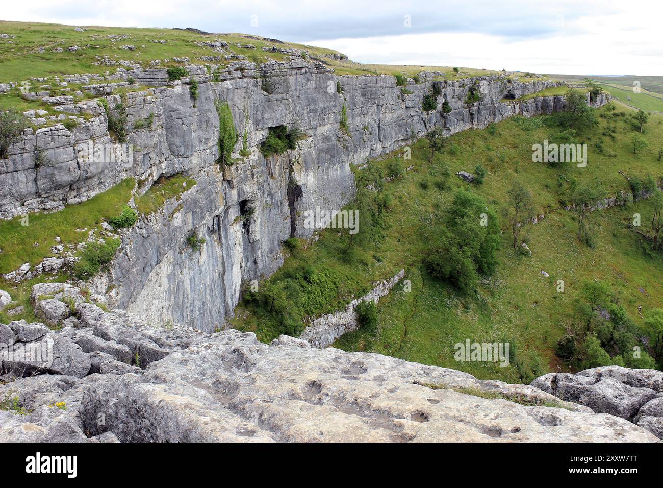 Malham cove geology hi-res stock photography and images - Alamy