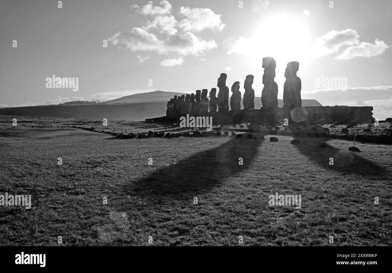 Monochrome image of the Iconic 15 Moai statues in morning sunrise at ...