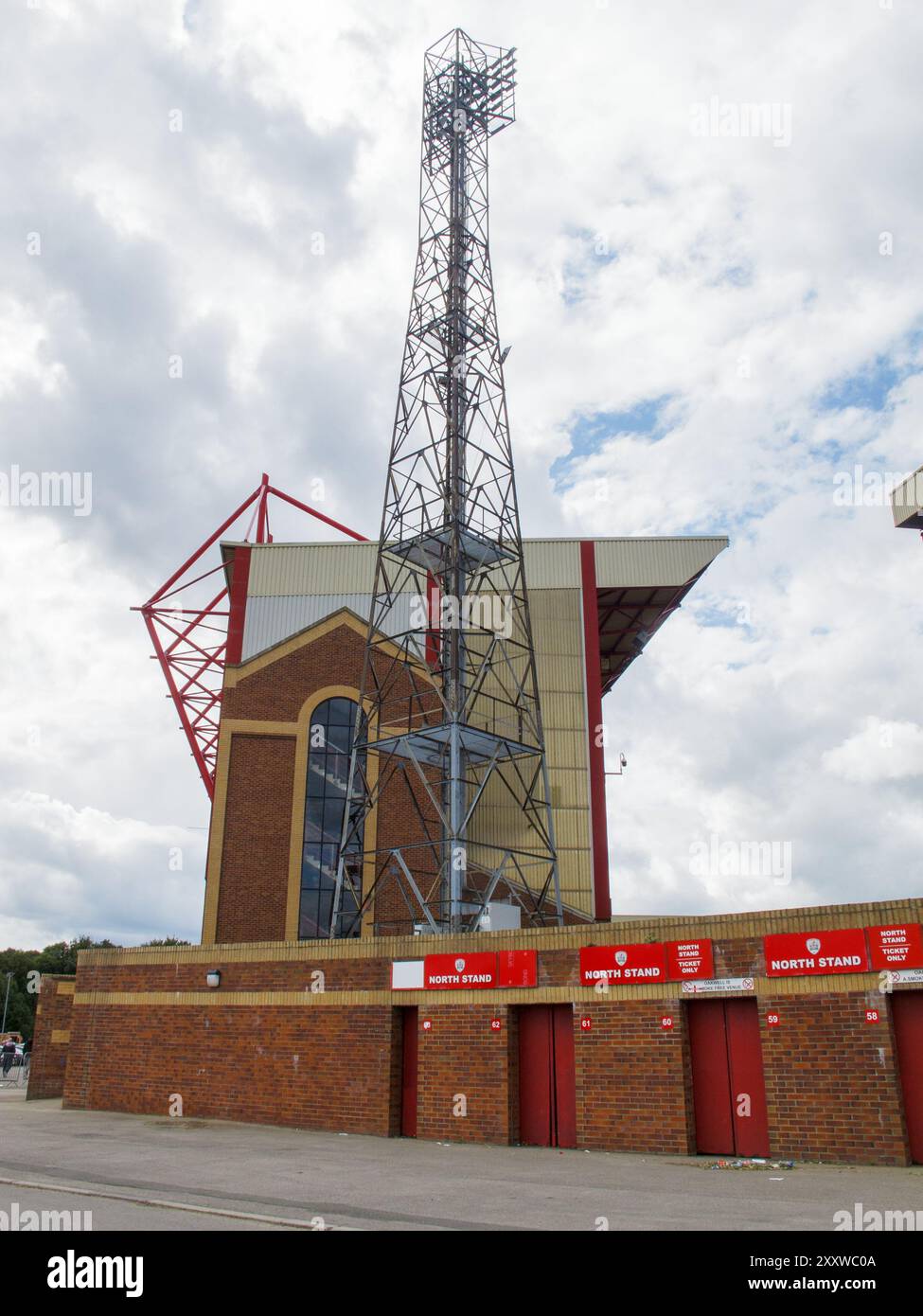 Barnsley fc hi-res stock photography and images - Alamy