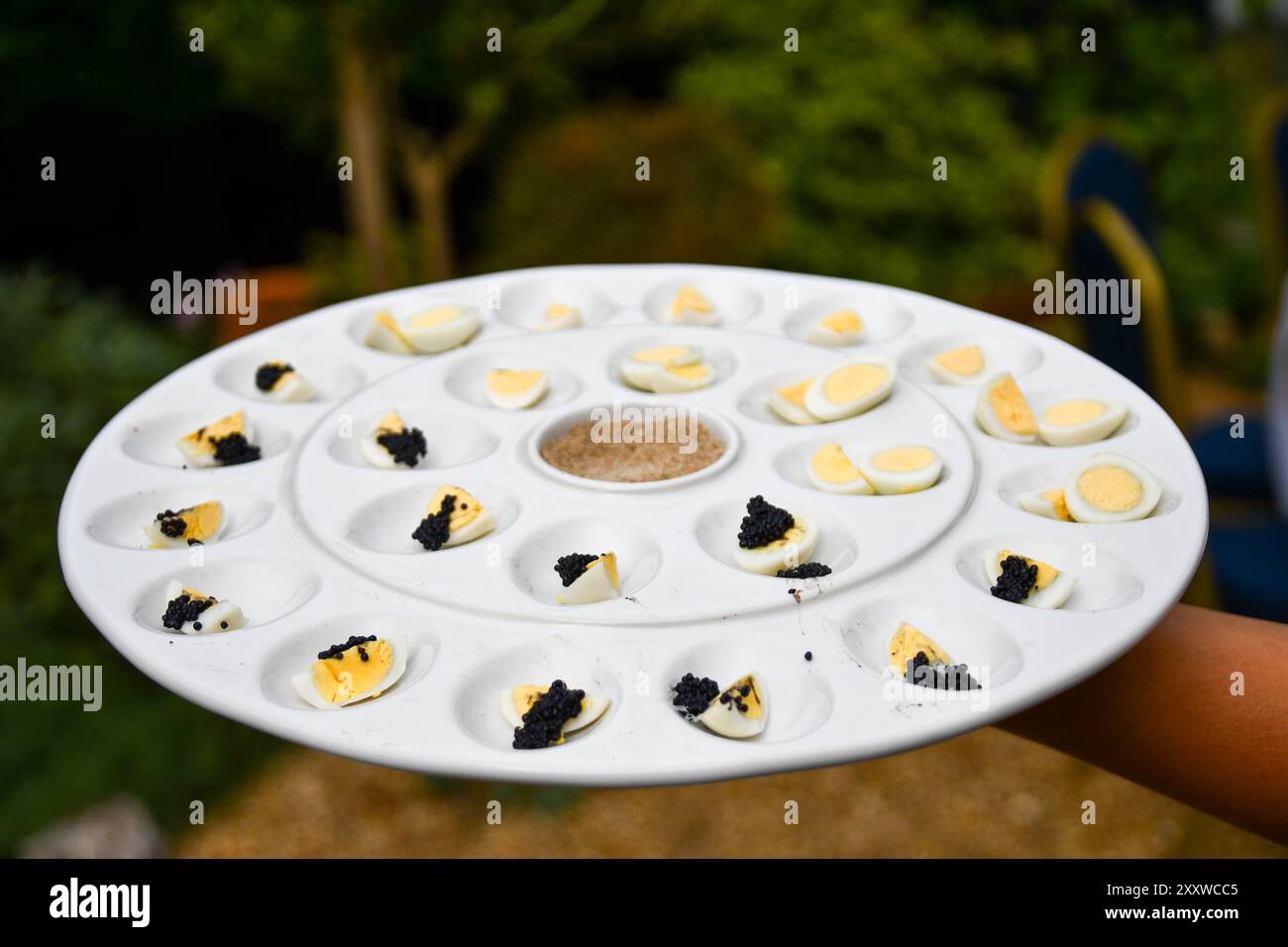 British summer lunch party hi-res stock photography and images - Alamy