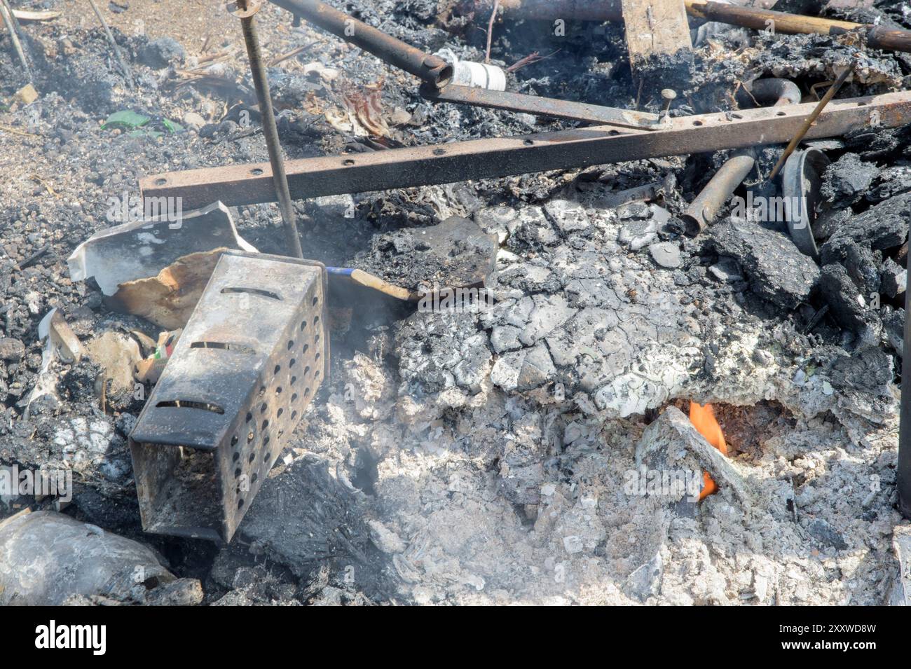 Burning shacks hi-res stock photography and images - Alamy