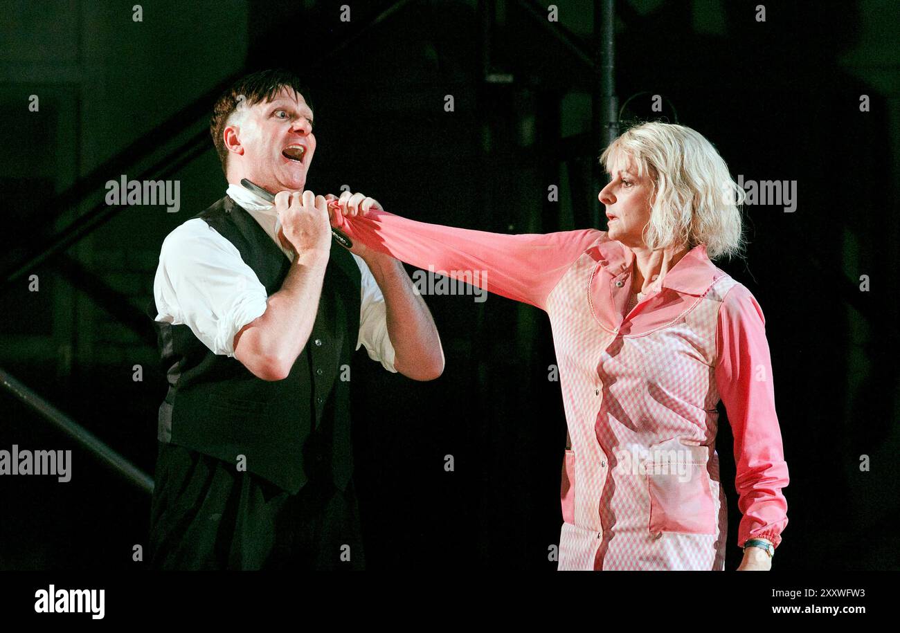 David Birrell (Sweeney Todd), Gillian Bevan (Mrs Lovett) in SWEENEY ...