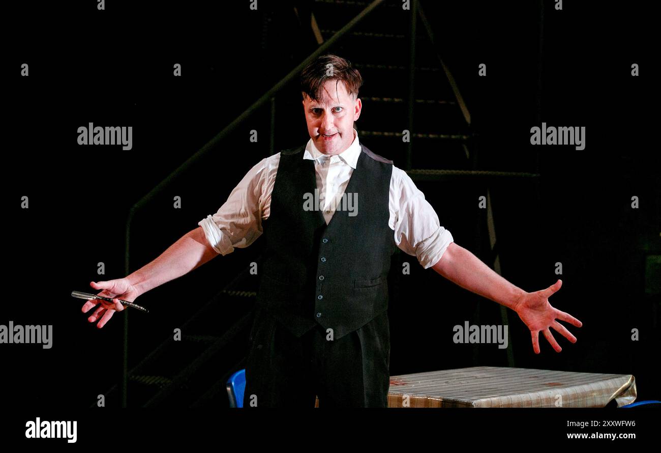 David Birrell (Sweeney Todd) in SWEENEY TODD - The Demon Barber Of ...