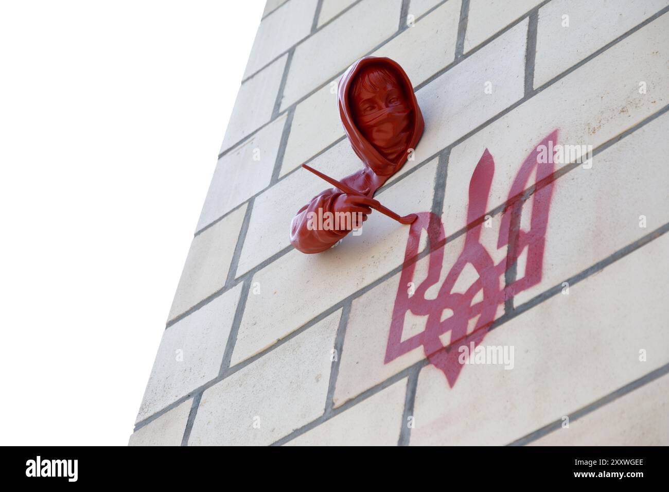 Non Exclusive: KYIV, UKRAINE - AUGUST 24, 2024 - The sculpture by ...