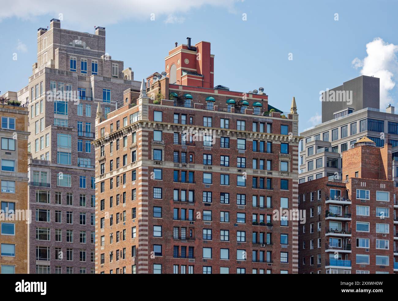 Cross & Cross designed Yorkgate, a 1929 brick residential high-rise ...