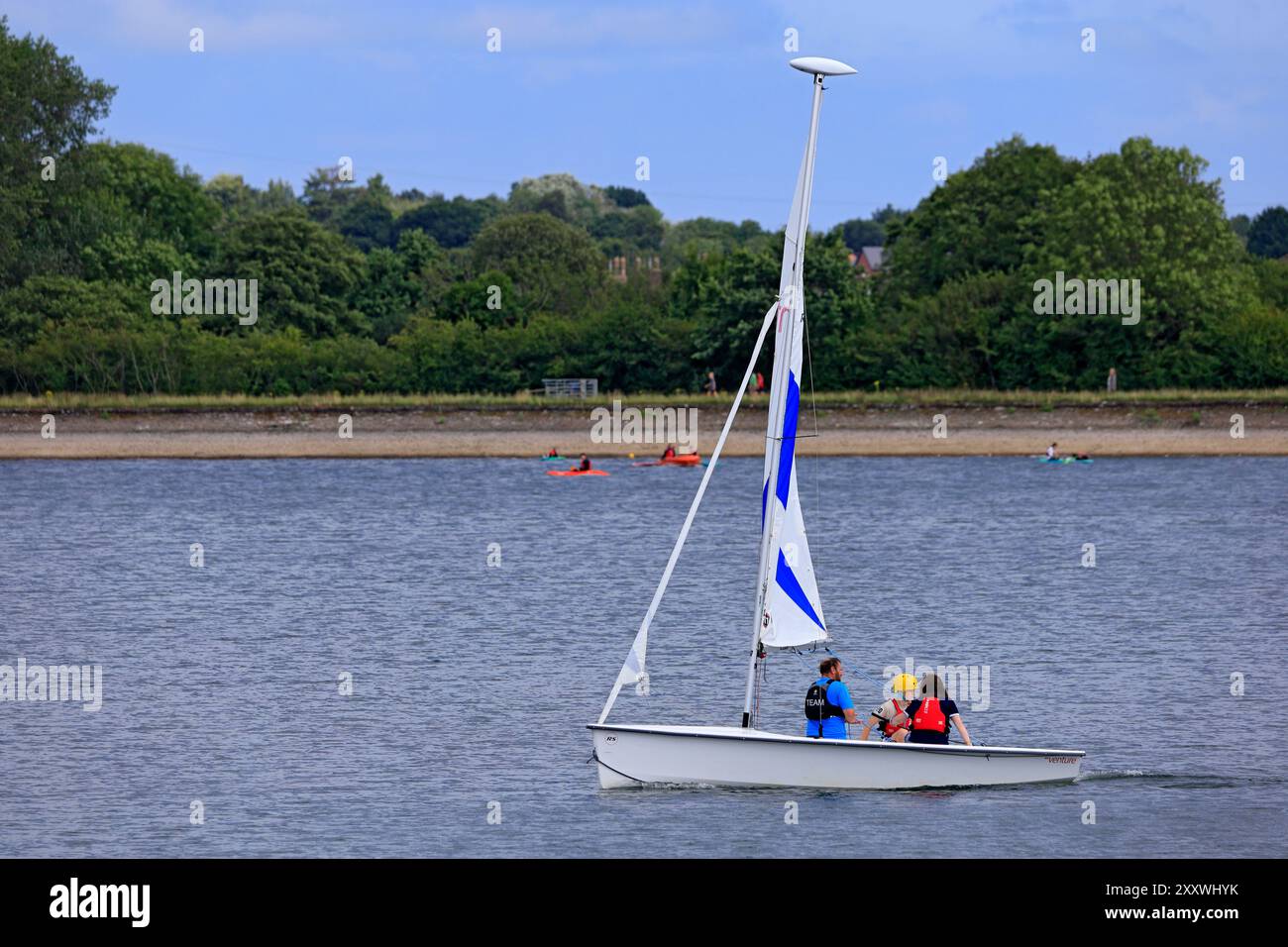 Sailing dinghy, Llanishen reservoir, Lisvane And Llanishen Reservoirs ...
