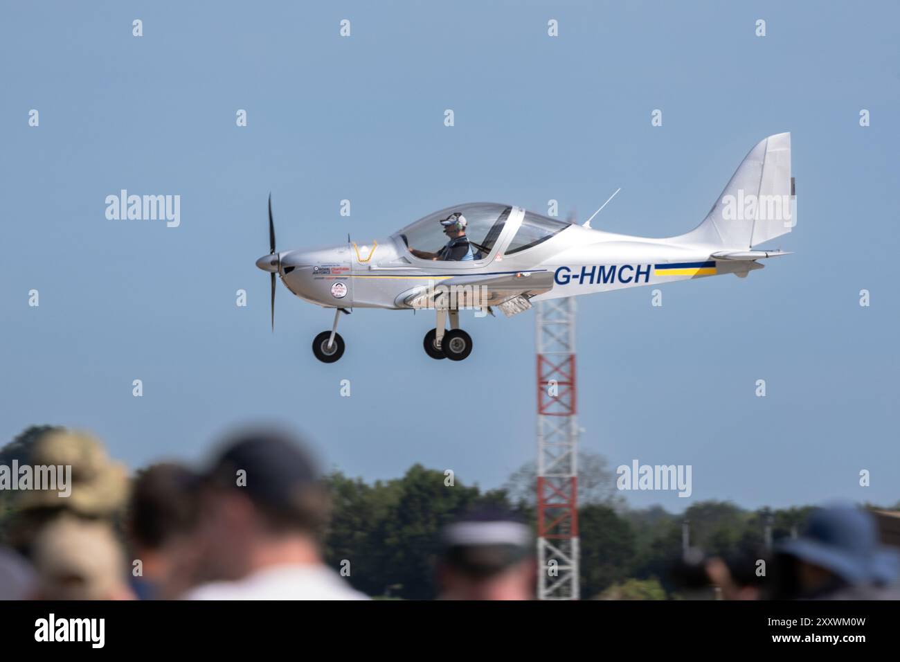 RAF Microlight Association - Evektor EV-97 Eurostar, arriving at RAF ...