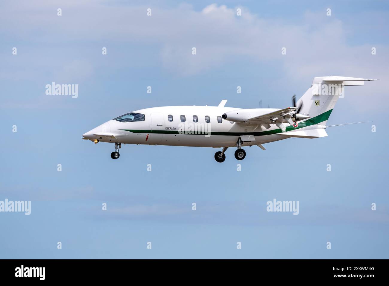 Italian Air Force - Piaggio P.180 Avanti, arriving at RAF Fairford to ...