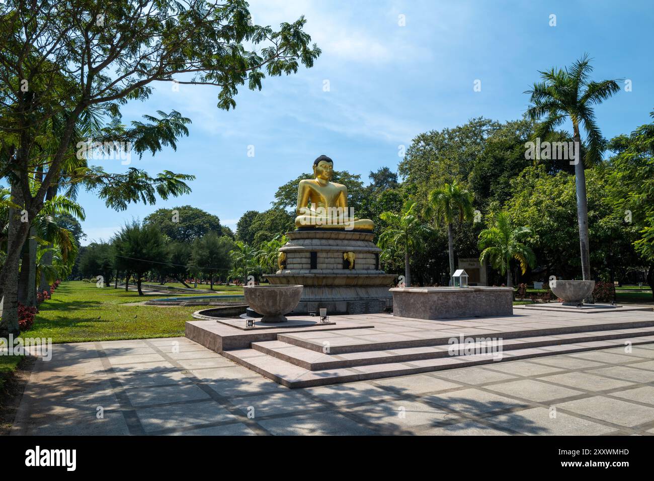 Viharamaha Devi Park Buddha Statue in Colombo Sri Lanka Stock Photo - Alamy