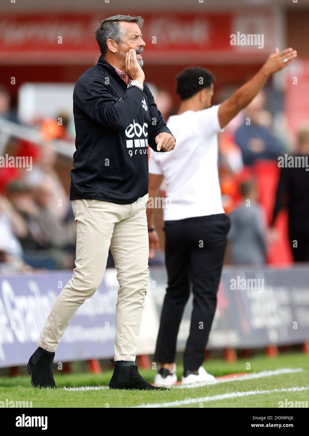 Kidderminster Harriers manager Phil Brown during the Vanarama National ...
