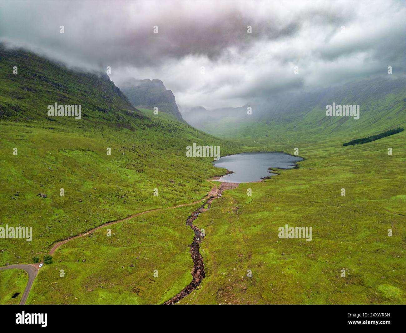 Showcasing the tranquil lake hi-res stock photography and images - Alamy