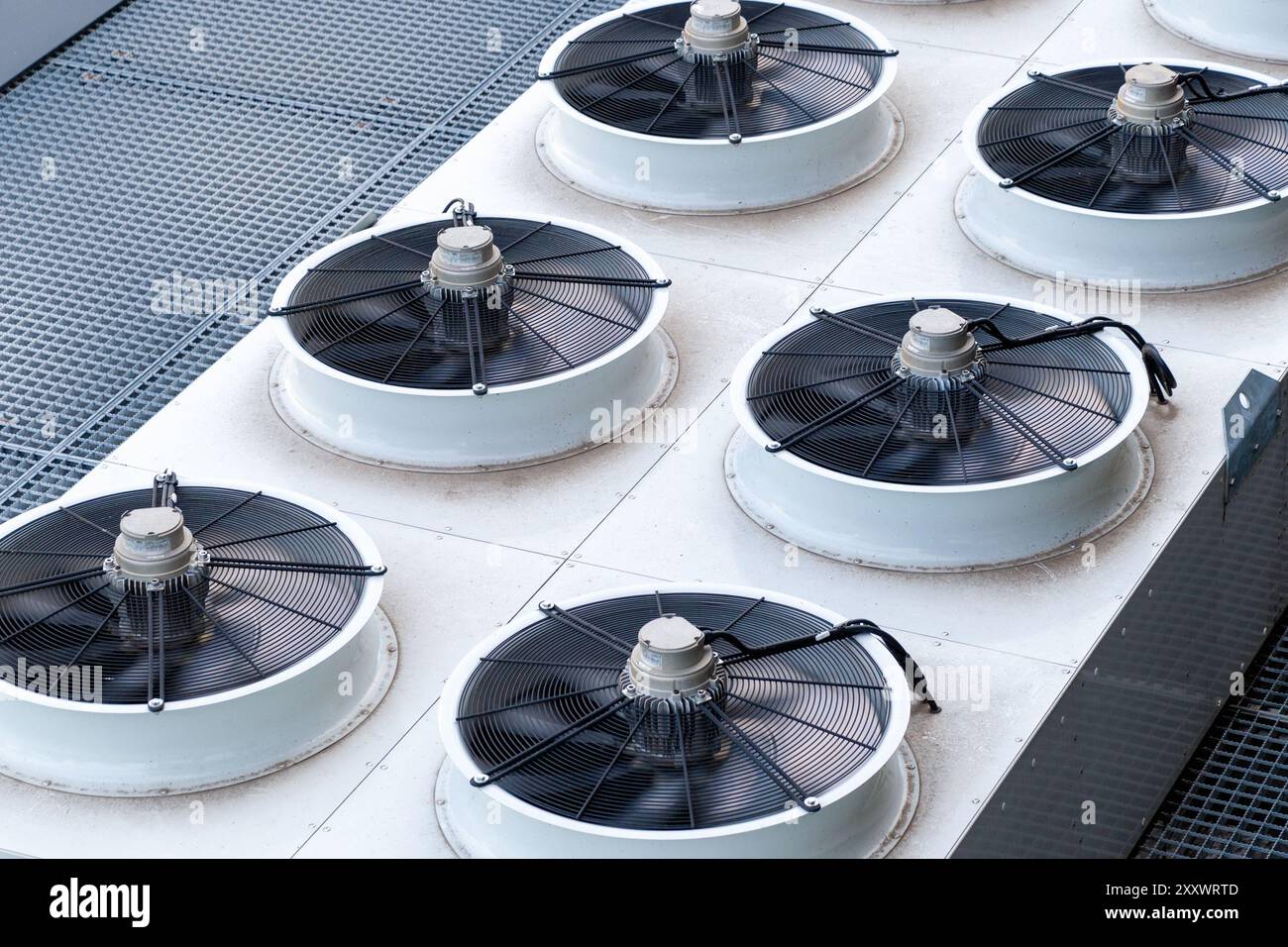 Industrial refrigeration unit on the roof of a building. Chiller Stock ...