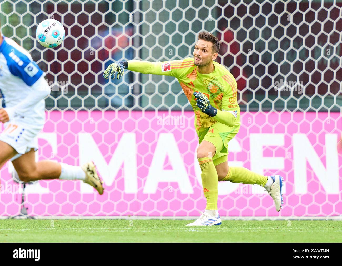 Munich, Germany. 20th Aug, 2024. Sven ULREICH, FCB 26 goalkeeper, at ...