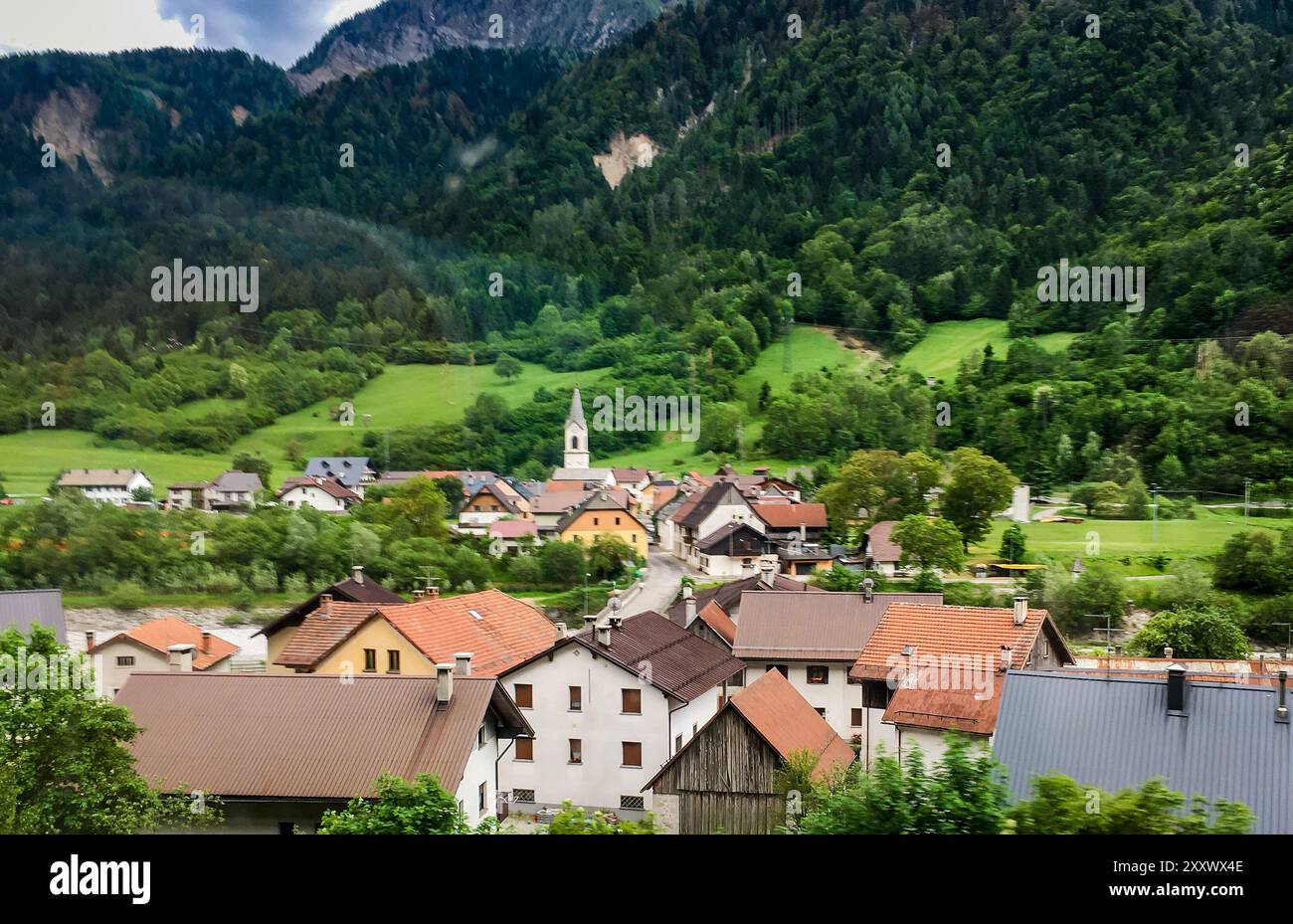 Small alpine villages hi-res stock photography and images - Alamy