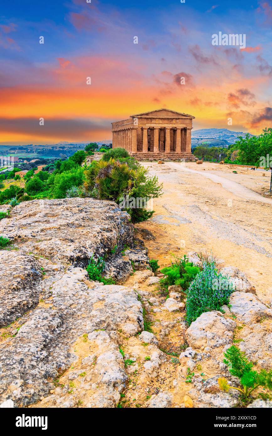 Agrigento, Sicily island, Italy: Temple of Concordia, ancient greek ...