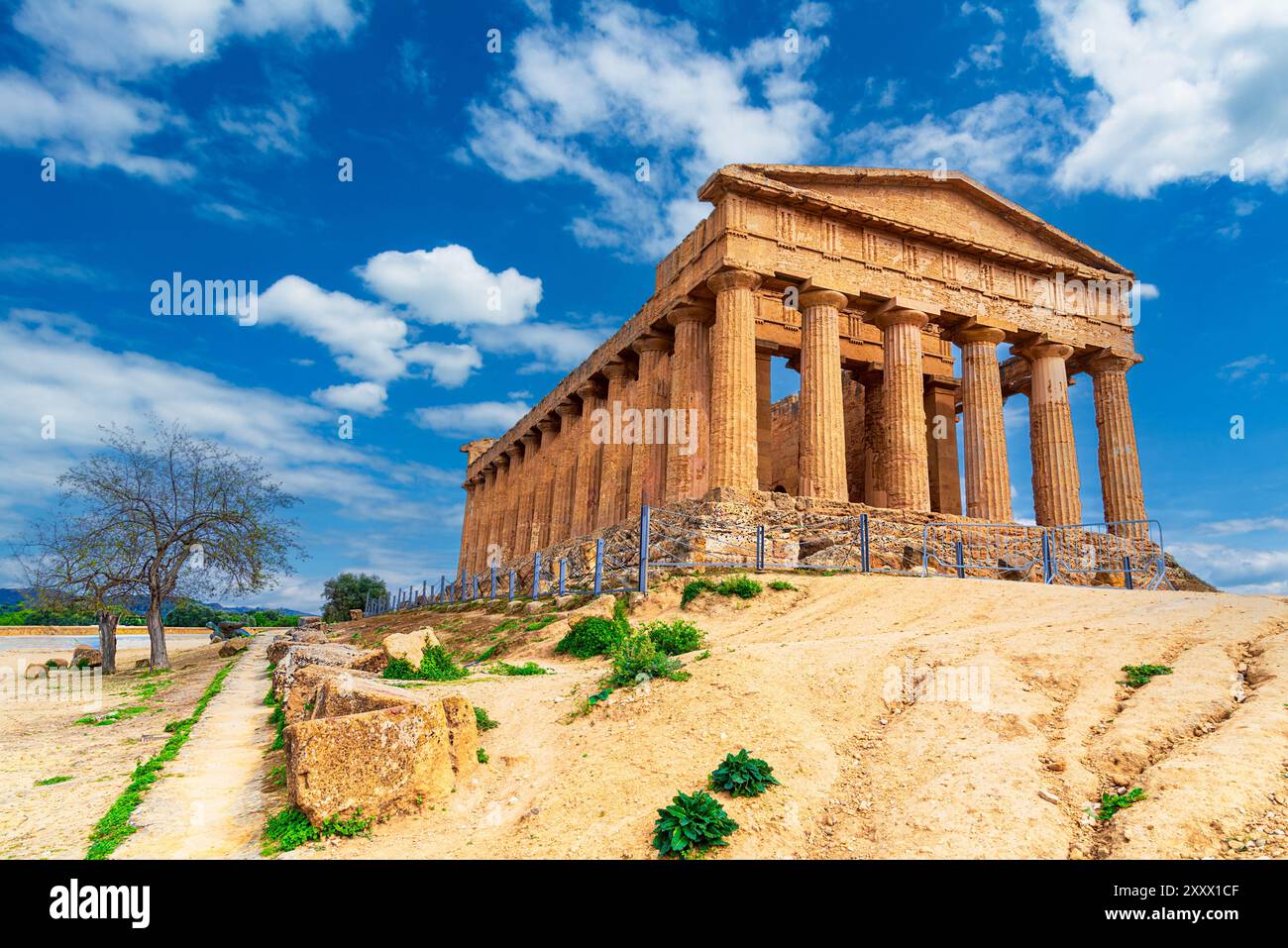 Agrigento, Sicily island, Italy: Temple of Concordia, ancient greek ...