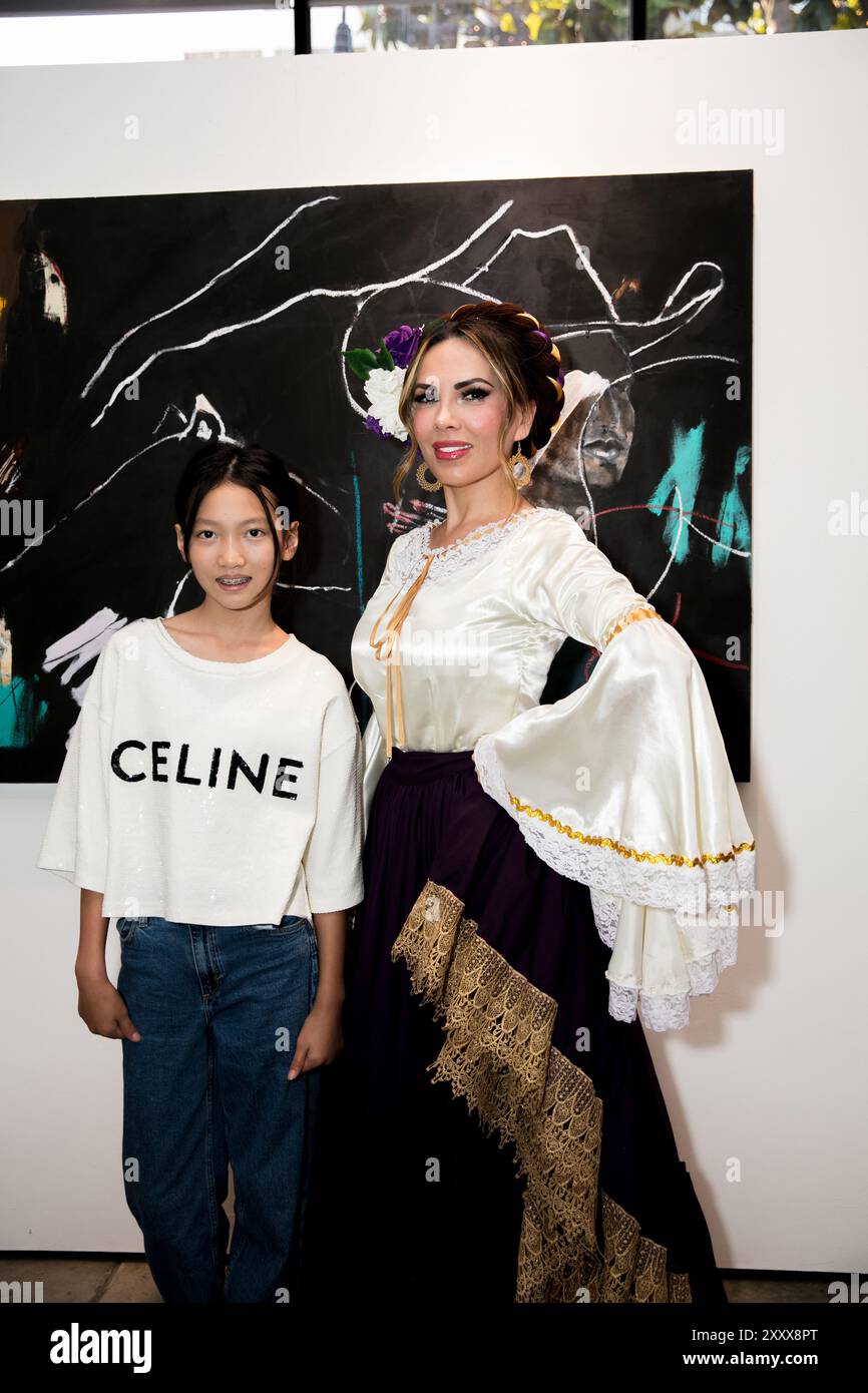 Santa monica ballet folklorico hi-res stock photography and images - Alamy