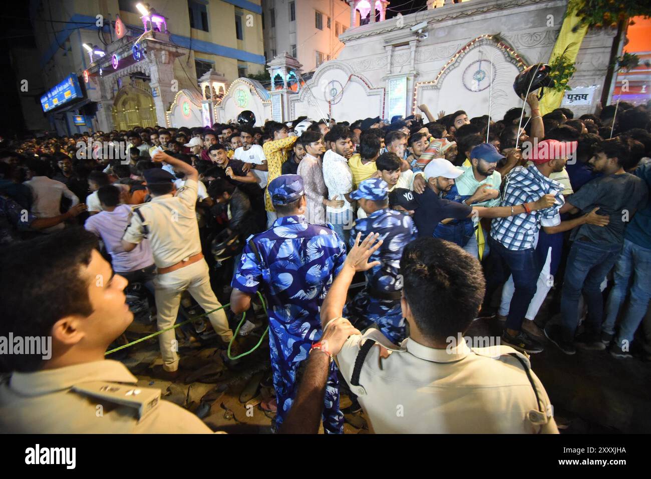 India patna stampede hi-res stock photography and images - Alamy
