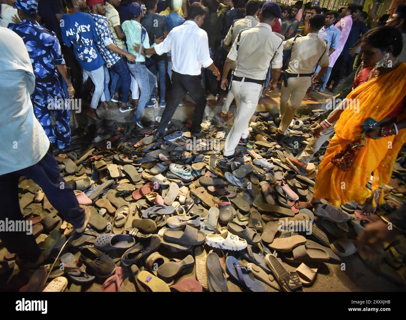 India patna stampede hi-res stock photography and images - Alamy