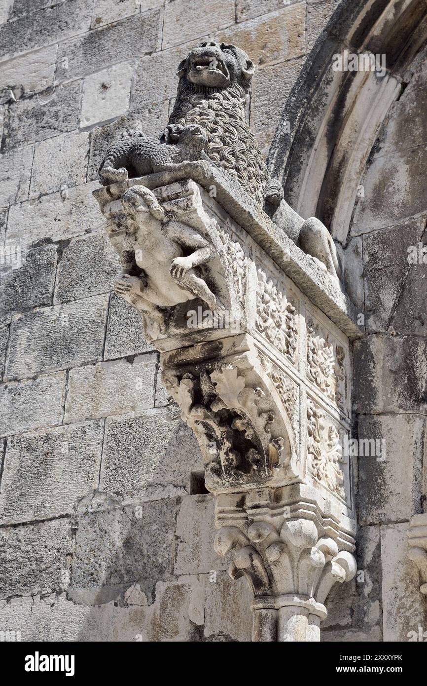 Ancient decorations in the old town of Korcula island Stock Photo - Alamy