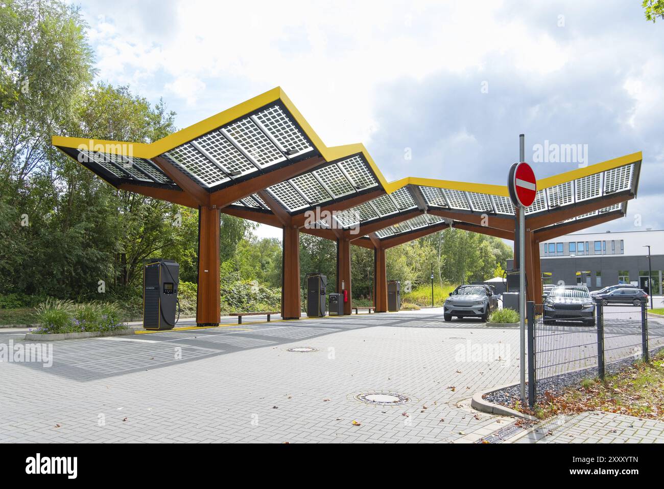 Fast charging station with 300KW charging points in the Ruhr area near ...