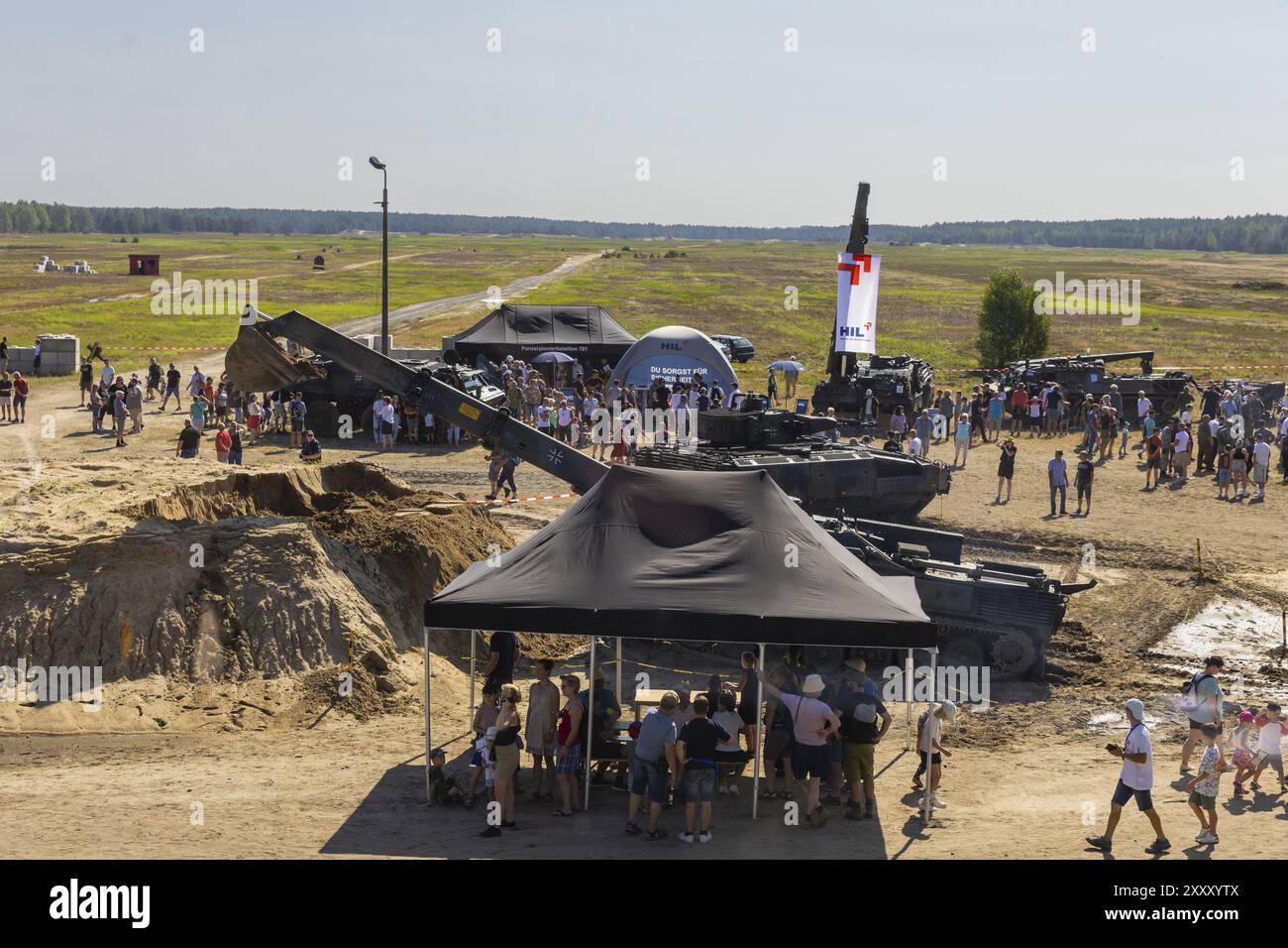 The Oberlausitz military training area opened its Tor tor to thousands ...