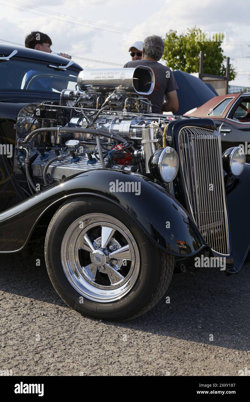 Car show, technic, vintage car engine, Province of Quebec, Canada ...