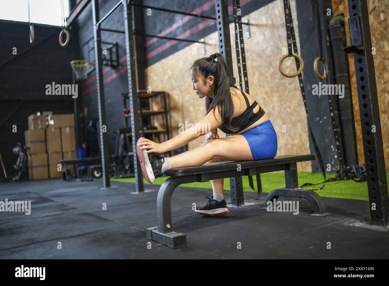 Chinese strong woman warming hi-res stock photography and images - Alamy