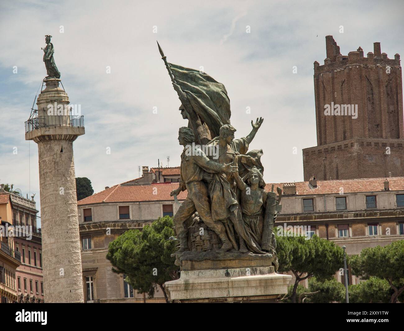 Historical monuments and figures with Roman architecture in the ...