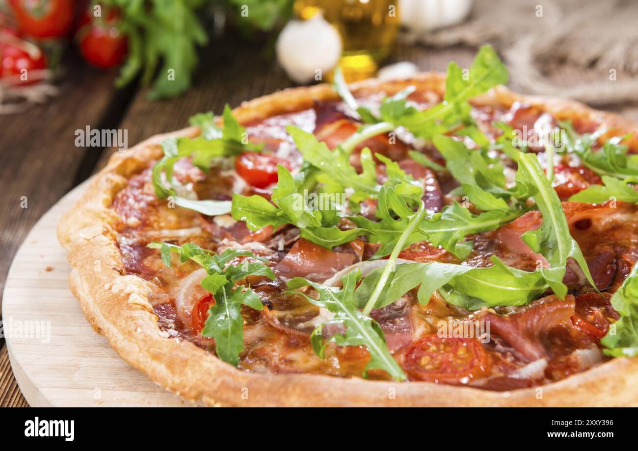 Pizza with rocket hi-res stock photography and images - Alamy