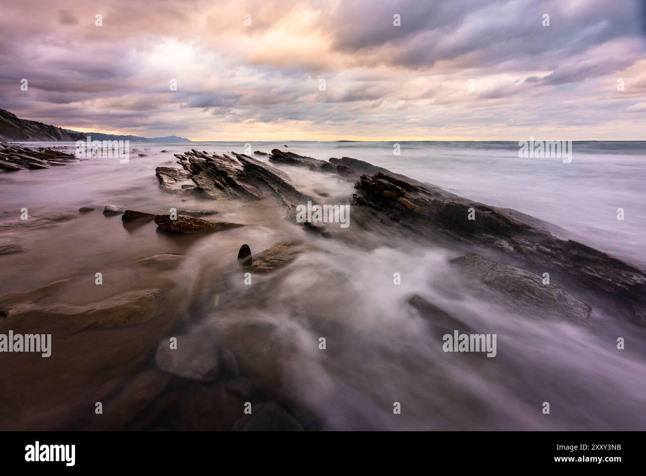 Flysch de zumaia hi-res stock photography and images - Alamy
