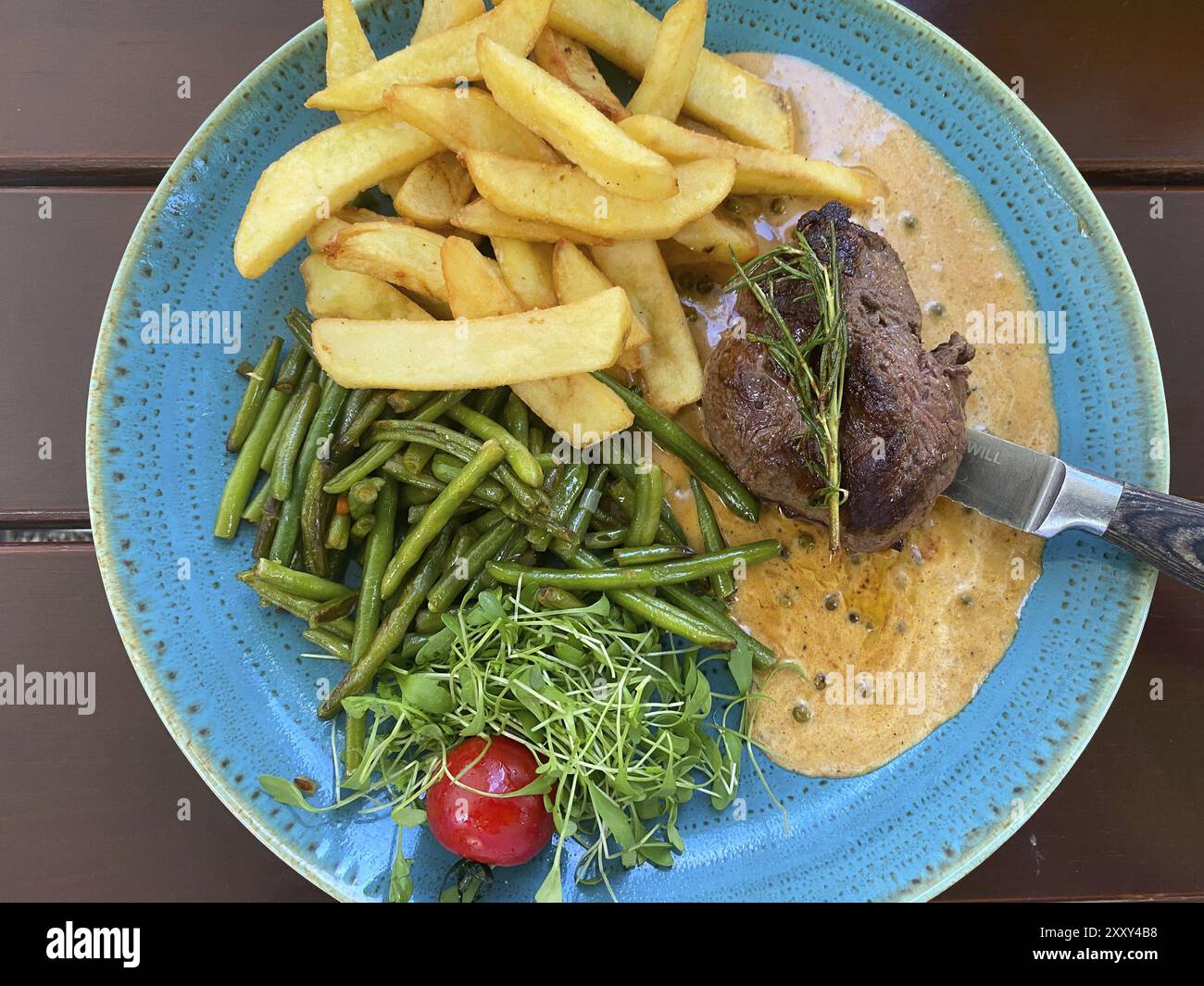 Beef fillet steak, fillet steak, fillet steak, green beans, chips ...