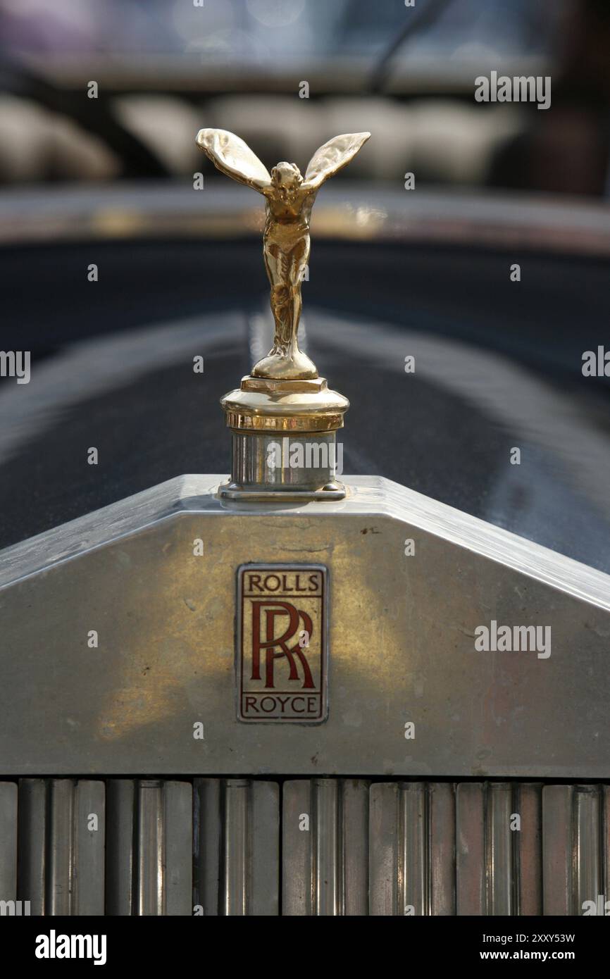 Rolls-Royce radiator mascot Stock Photo - Alamy