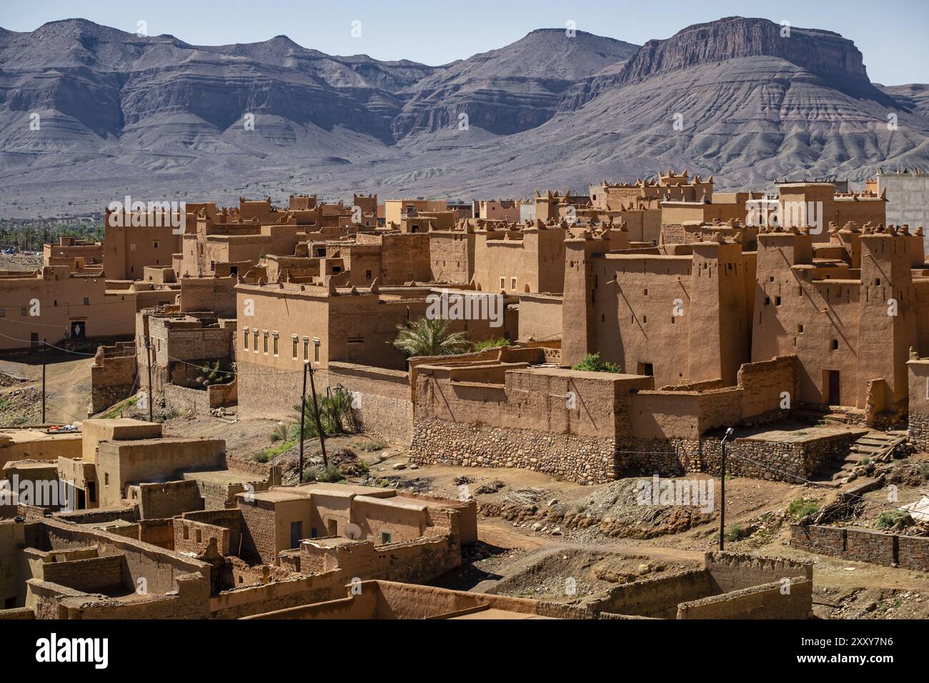 African adobe buildings hi-res stock photography and images - Alamy