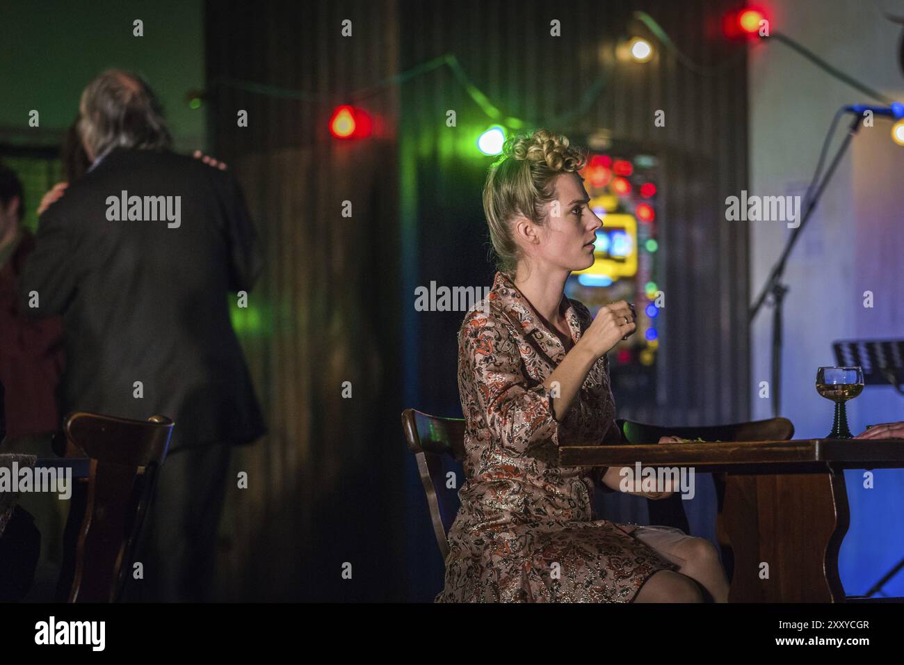 Hans-Jochen Wagner. Martin: Sebastian Schwarz. Karl: Christoph Gawenda ...