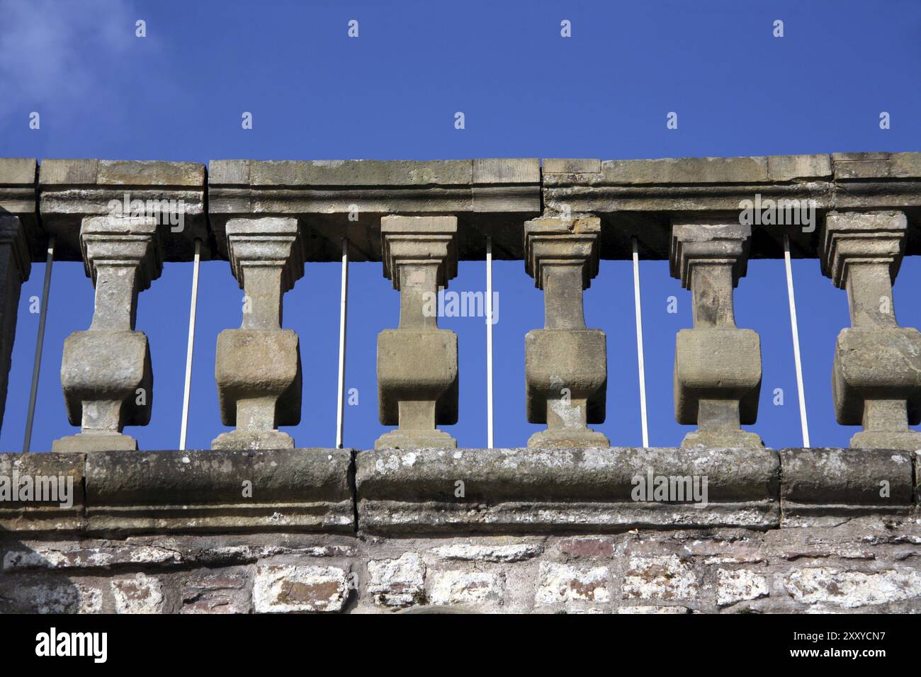 Ornate parapet hi-res stock photography and images - Alamy