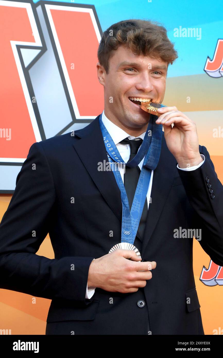 LOS ANGELES - AUG 13: Bobby Finke, Gold Medallist 2024, Swimming at the ...