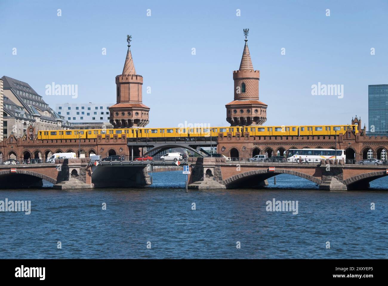 Berlin oberbaumbruecke bridge with passing subway train Stock Photo - Alamy