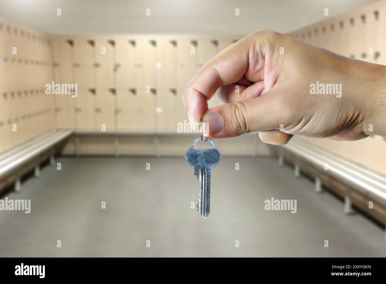 Abandoned locker room hi-res stock photography and images - Alamy