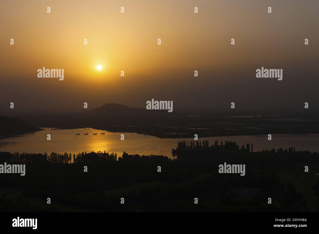A beautiful aerial view of the sunset over Dal Lake in Srinagar, Kashmir, India, Asia Stock ...