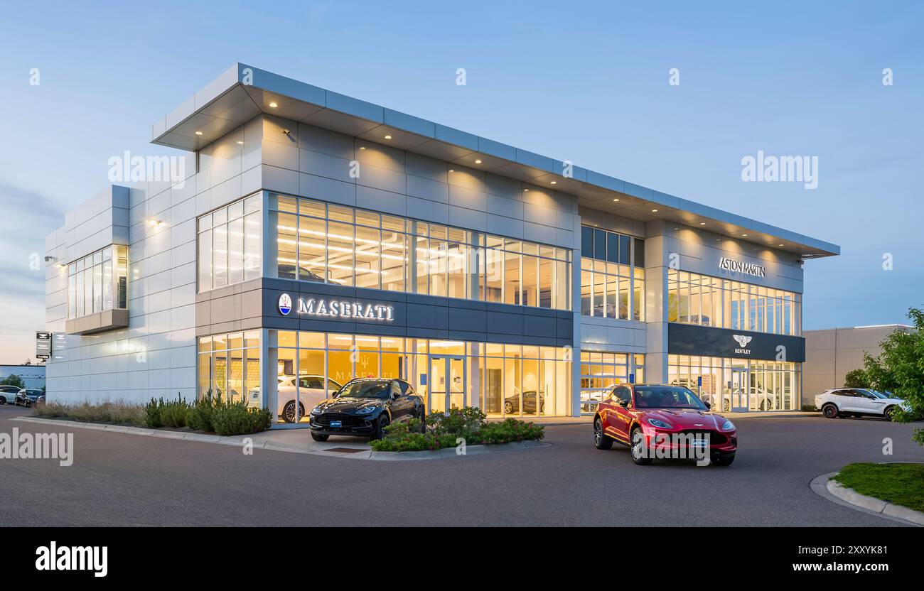 Luxury car dealership Stock Photo - Alamy