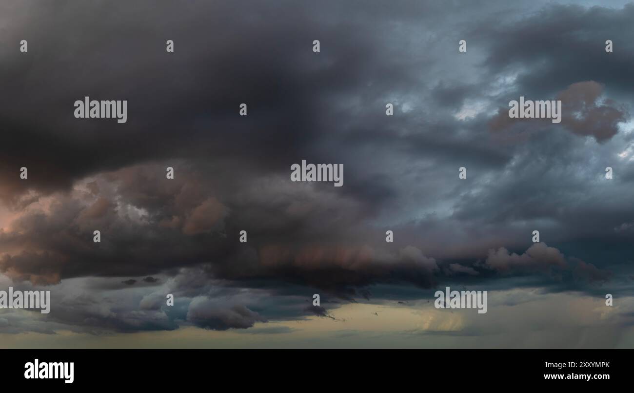 Heavy rainfall during summer thunderstorm in Florida Stock Photo - Alamy