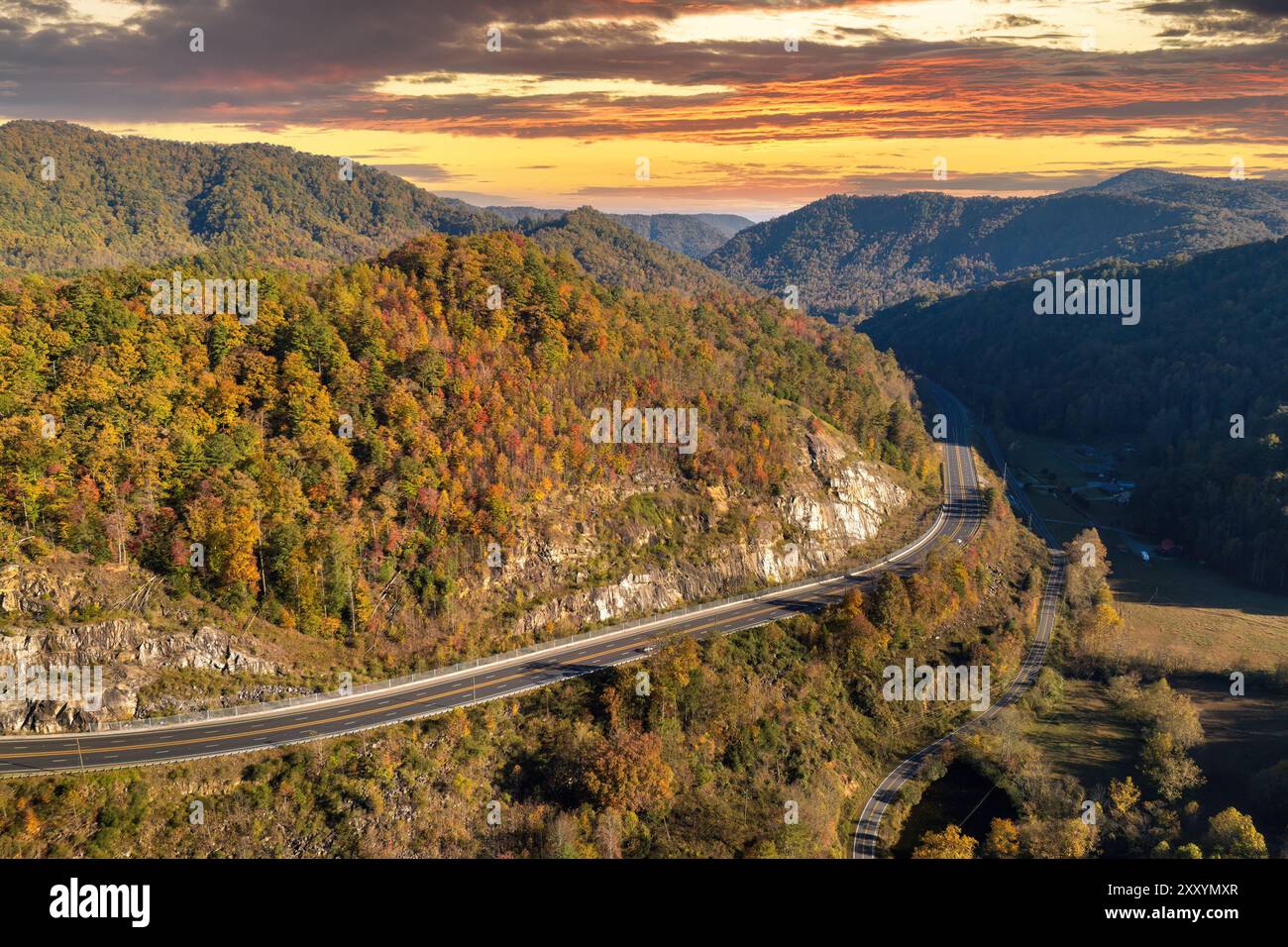 Highway road in USA. American freeway road with fast driving cars ...