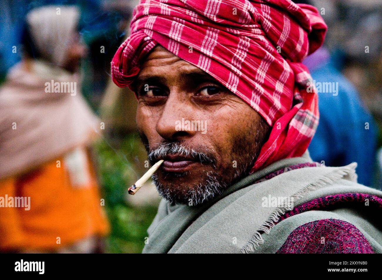 Bidi indian cigarette hi-res stock photography and images - Alamy