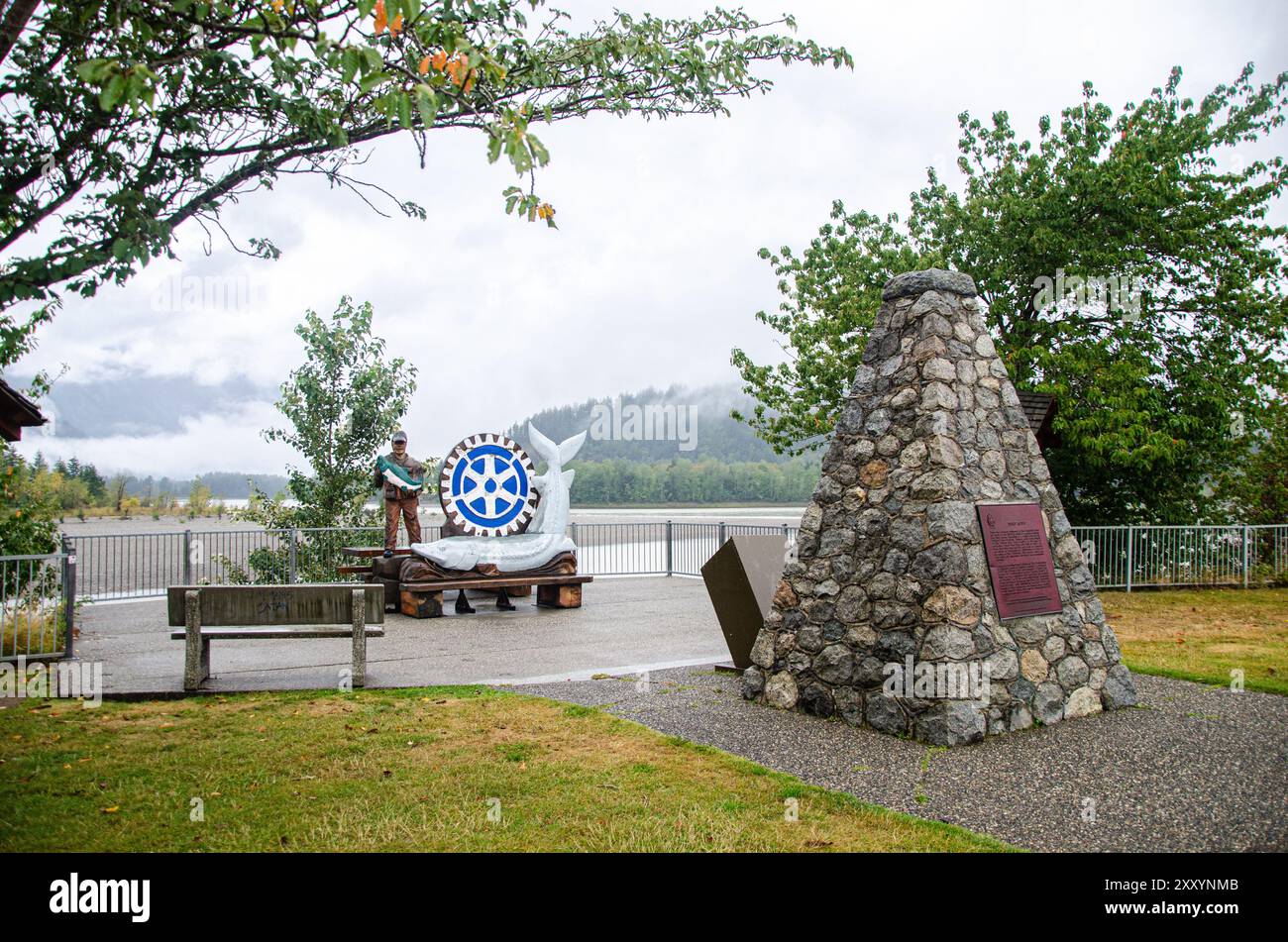 Chainsaw wood carvings at Hope, BC, Canada Stock Photo - Alamy