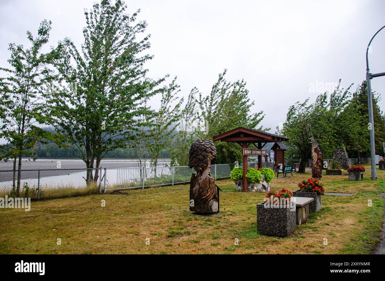 Chainsaw wood carvings at Hope, BC, Canada Stock Photo - Alamy
