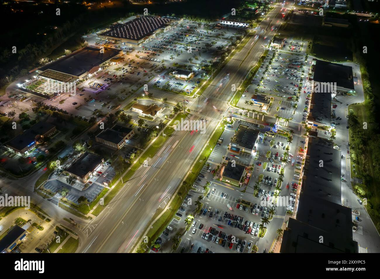 Traffic rush shopping malls small hi-res stock photography and images ...