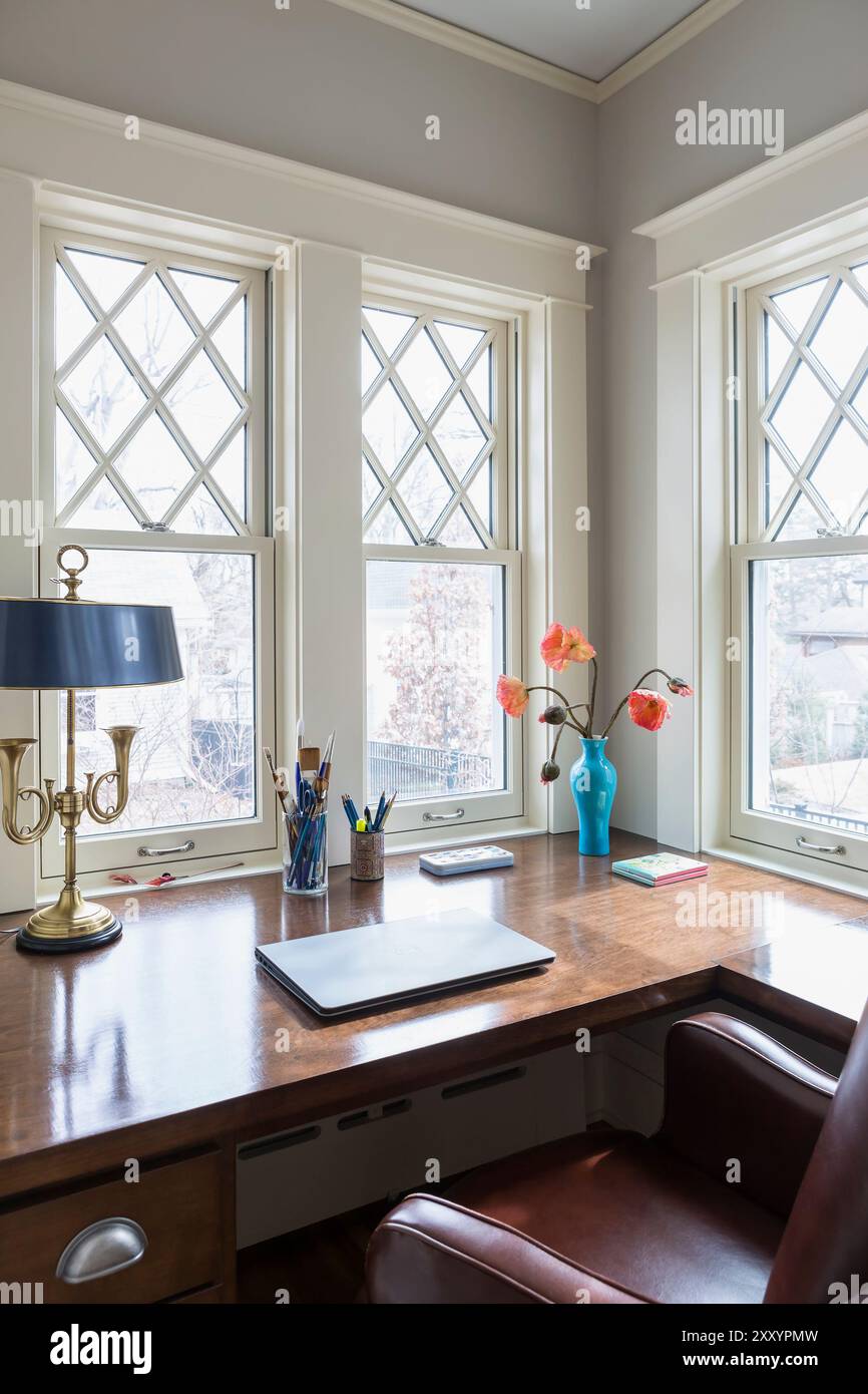 Diamond pattern mullions in windows hi-res stock photography and images ...