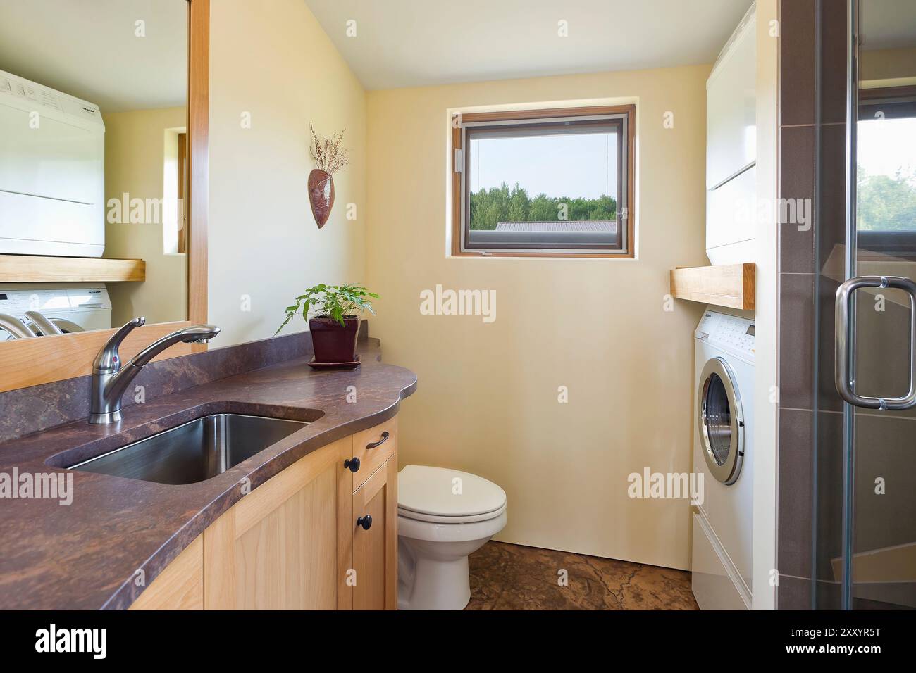 Stackable washer and dryer unit hi-res stock photography and images - Alamy